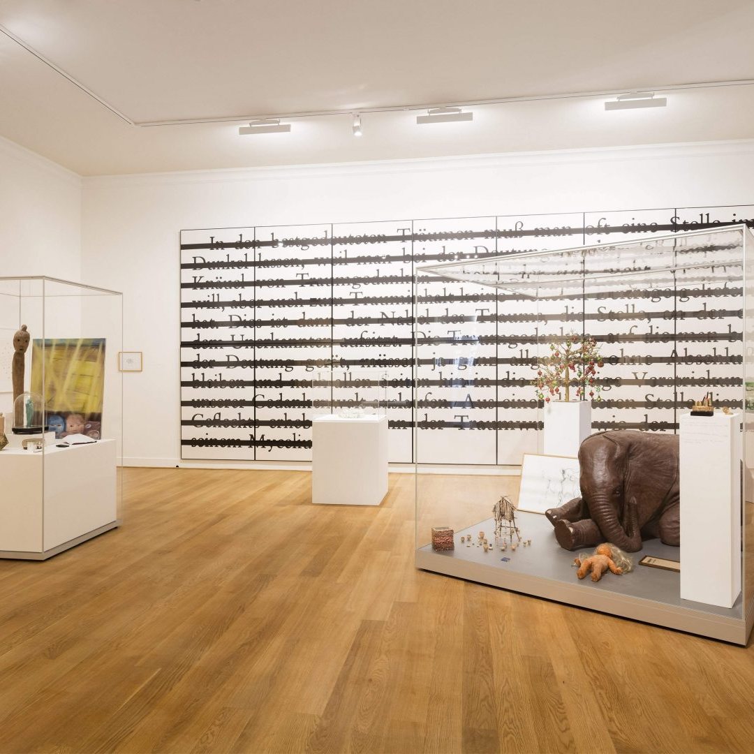 Frank Museum Exhibition Display Cases in Glass or Acrylic