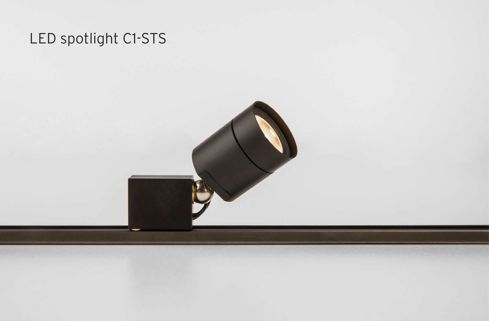 Showcases Lighting System - dimmable LED spots