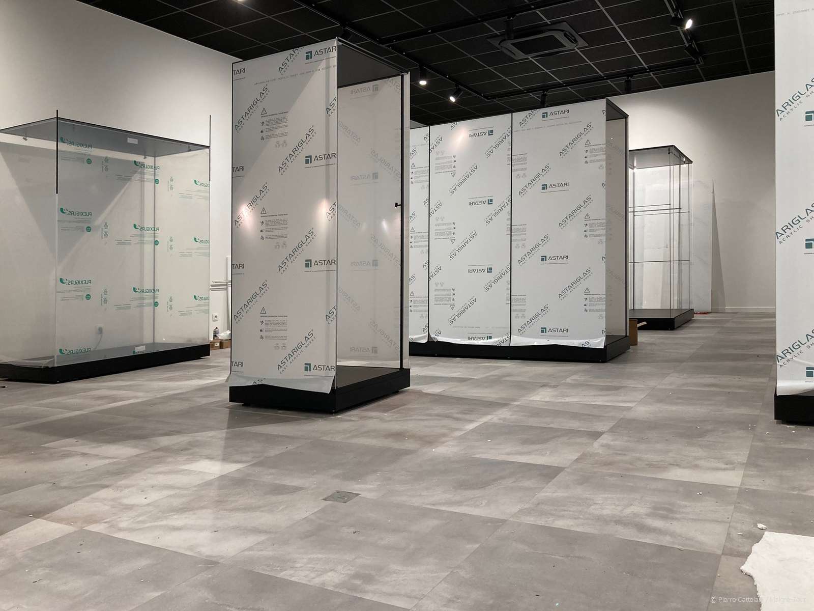 Museum Showcase Solutions - The Malgre-Tout in Belgium